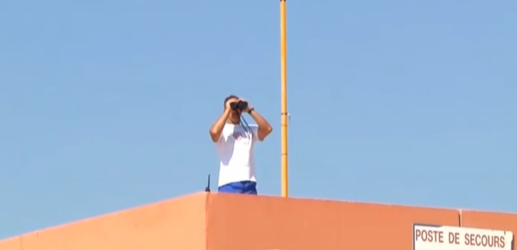 Les CRS armés sur les Plages cet été