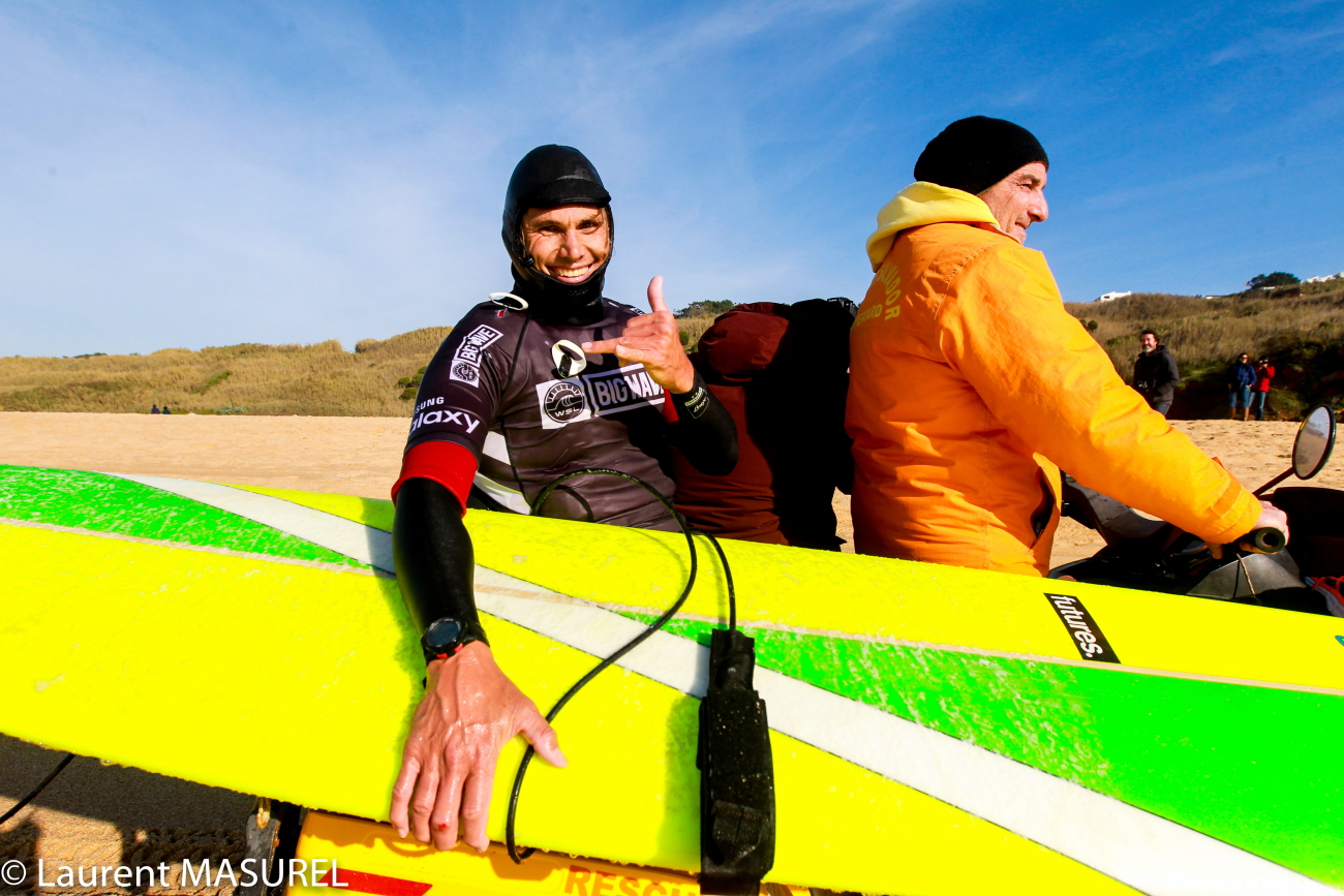 Grosses Vagues : Jamie Mitchell remporte le Nazaré Challenge
